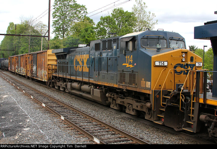 CSX 114 on Q301